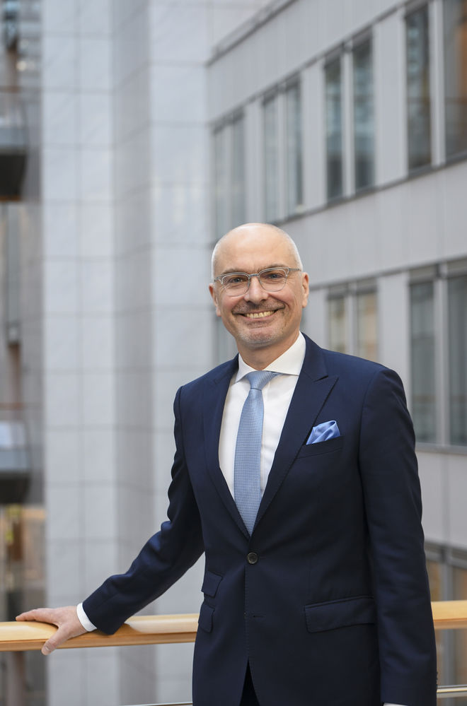 Service - Peter Simon